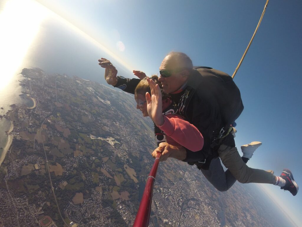 Le Saut en Tandem à 3000m d'altitudes - Speedair-Parachutisme
